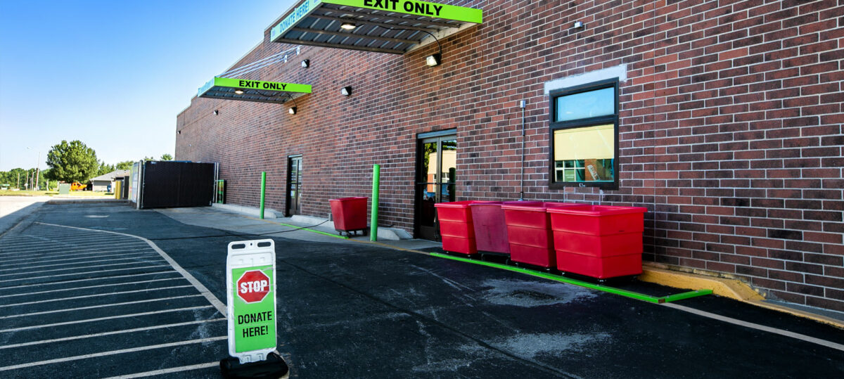 Donate Clothes & Toys in Kansas City: Local Thrift Stores: Red Racks